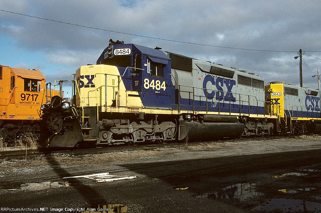 CSX SD40M-2 8484